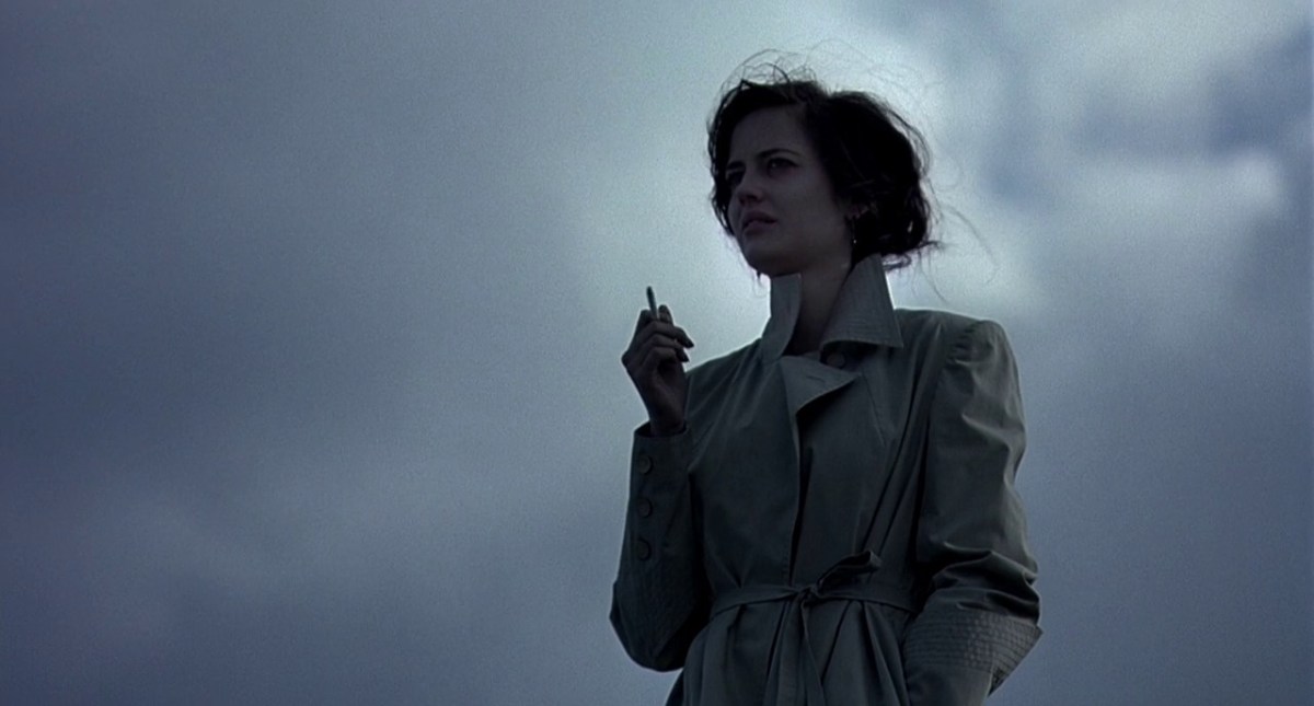 Cracks – [FILMGRAB]