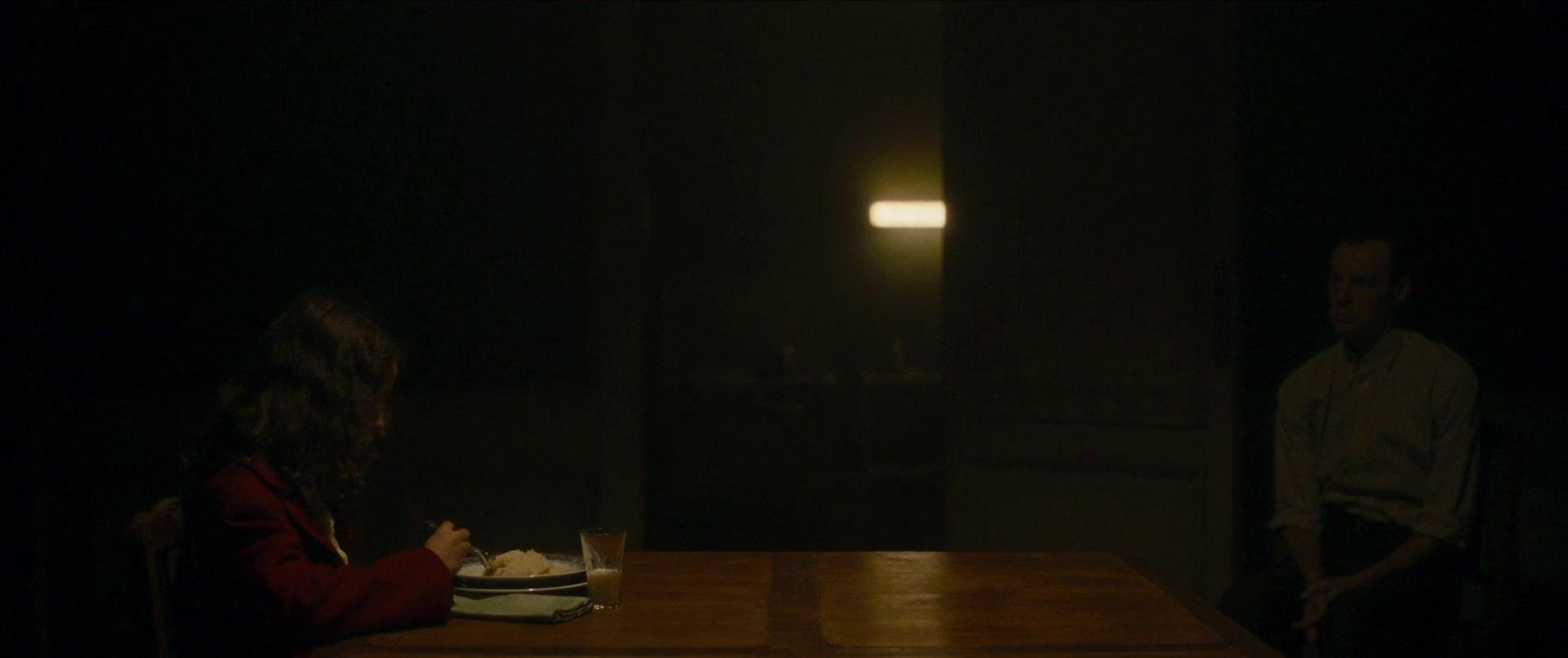 Earwig – [FILMGRAB]