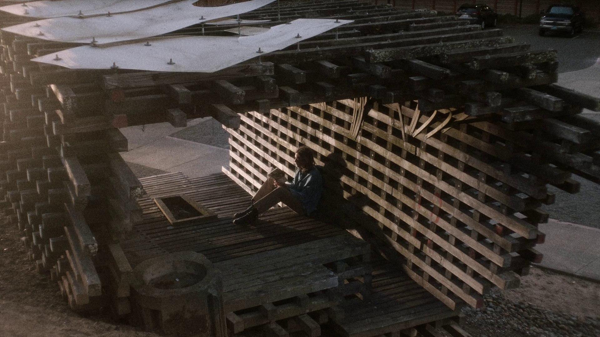 Showing Up – [FILMGRAB]