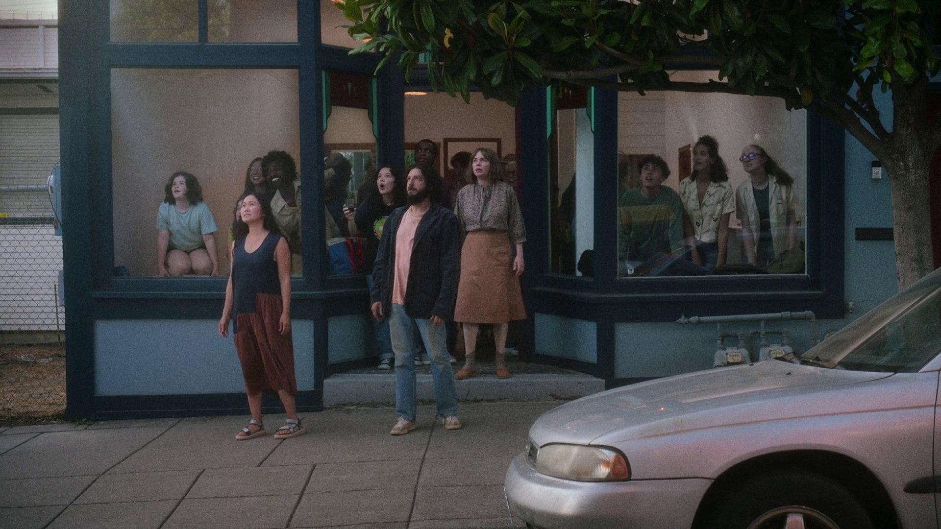 Showing Up – [FILMGRAB]