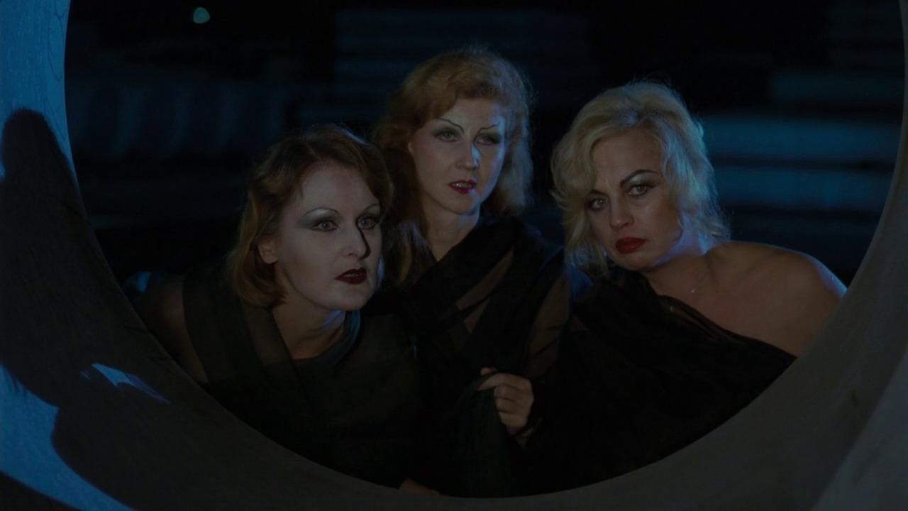 Dorian Gray in the Mirror of the Yellow Press – [FILMGRAB]